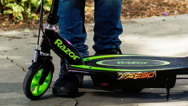 Razor Power Core E90 Παιδικό Ηλεκτρικό Πατίνι 16km/h Max Ταχύτητα και ...