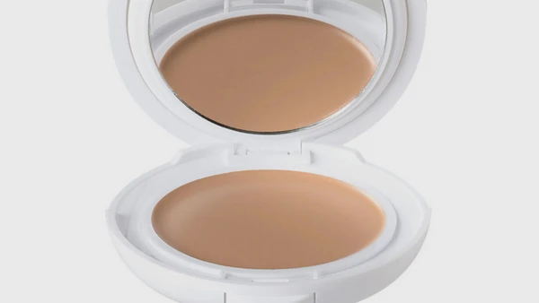 Avene Couvrance Creme de Teint Fini Mat 2.5 Beige Compact Make Up SPF30 ...